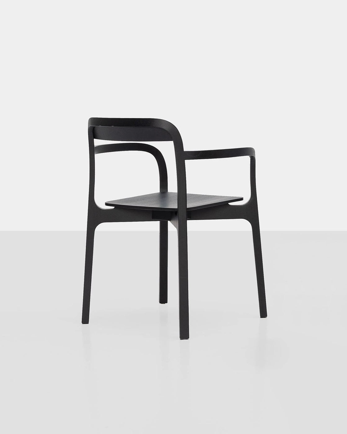 義大利家具 Kristalia Contorna 扶手椅．低背款 — 居雅堂 JYT Design